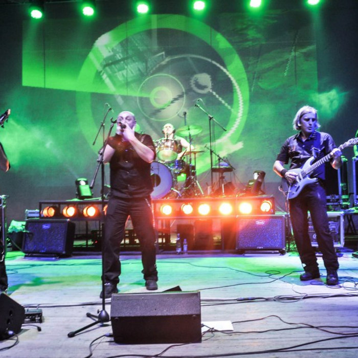 Flying Master | Industrial City