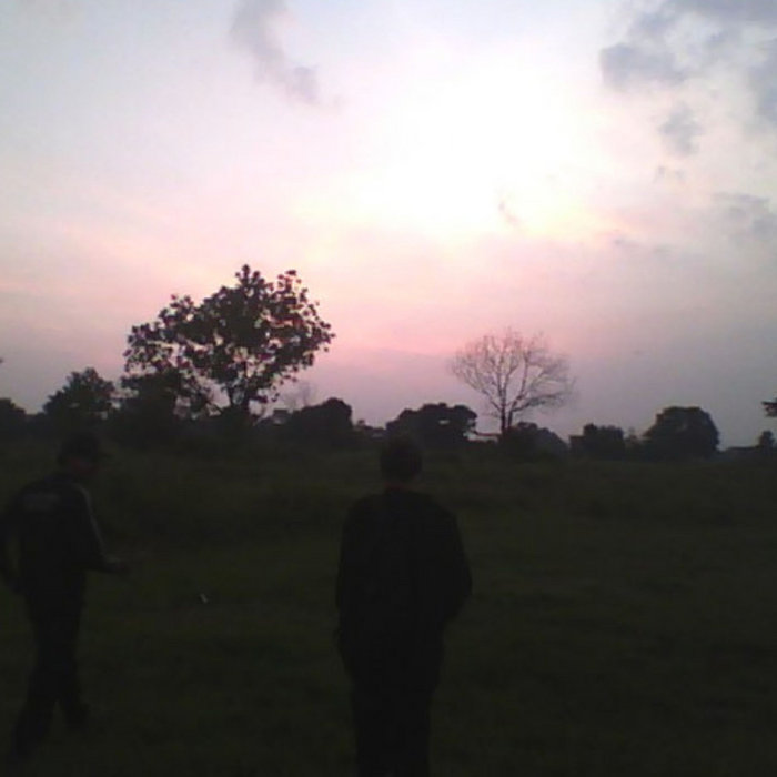 saat cahaya tersesat dan dunia terasa melamban. | Costamesa