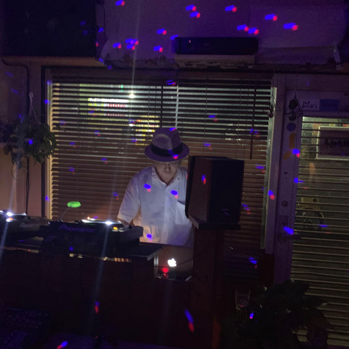 Live DJ Ambient Set 20190830 at Howwhat | silentwave