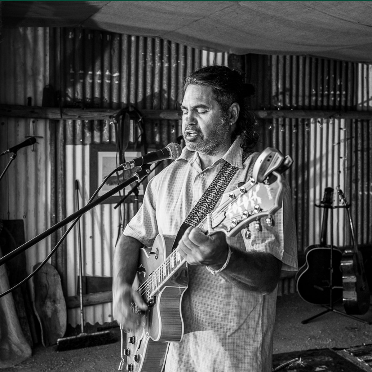 Storm Bay Sessions | Warren Mason