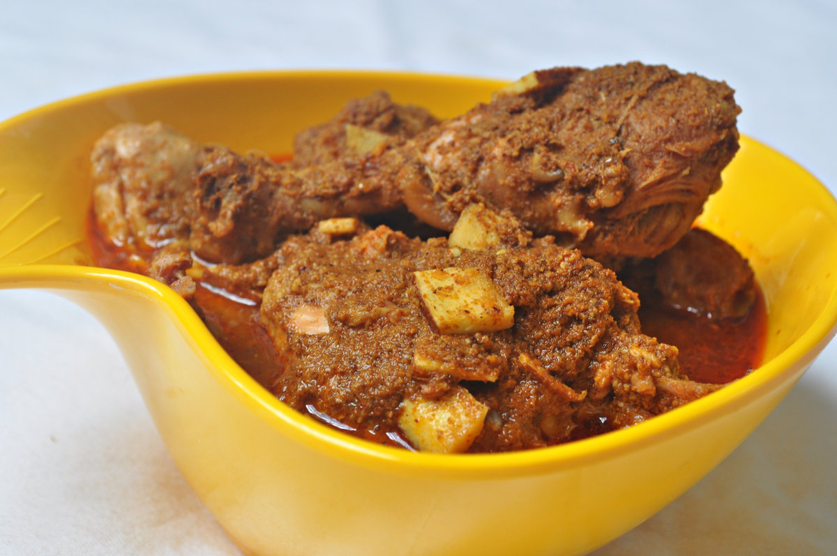 Chicken Varutharachathu Kerala Style Recipe | Jazzeansel | llimaropdetic