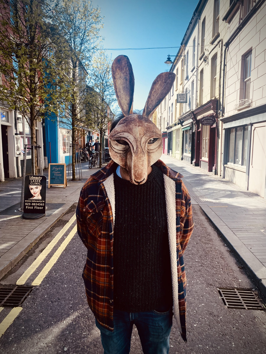 Coinín Is Fearr | Thomas Kitt