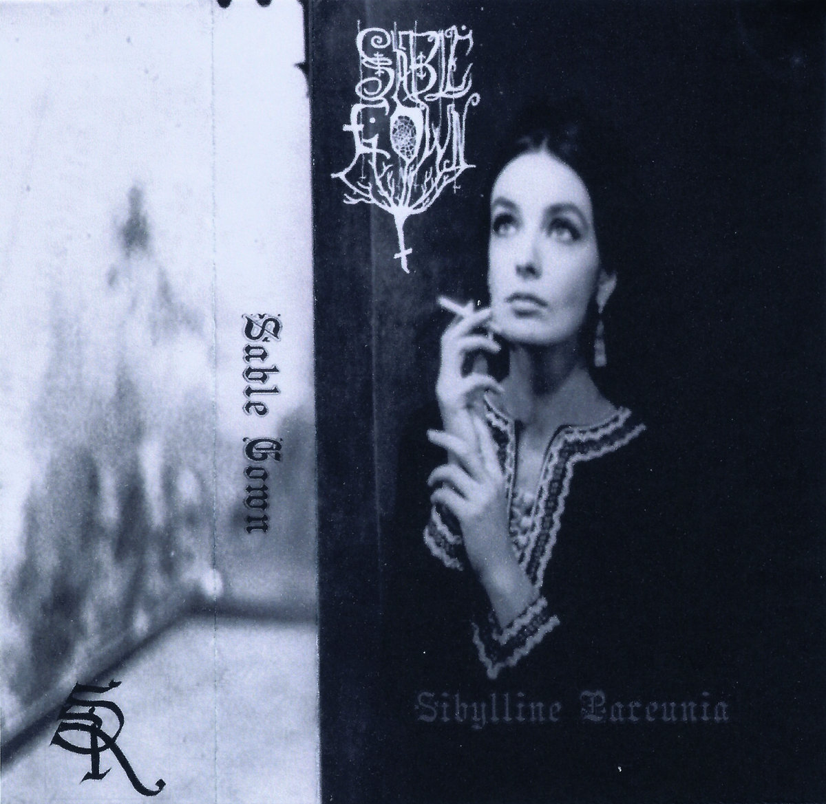 Sibylline Pareunia | Sable Gown | Saturnian Ring Productions