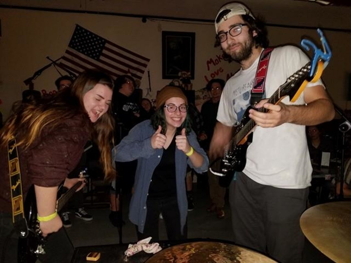 we're dead now so here's some demos | Handheld