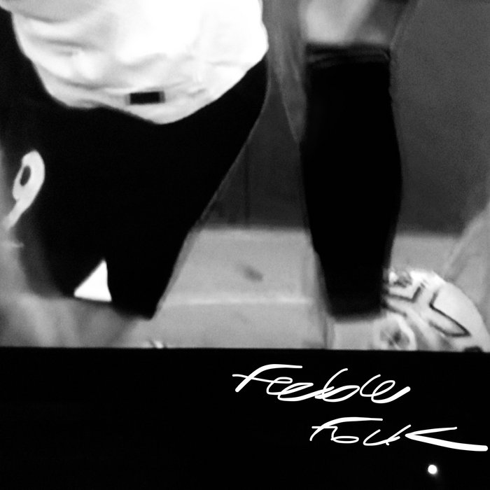 nada en su mano. | feeble folk