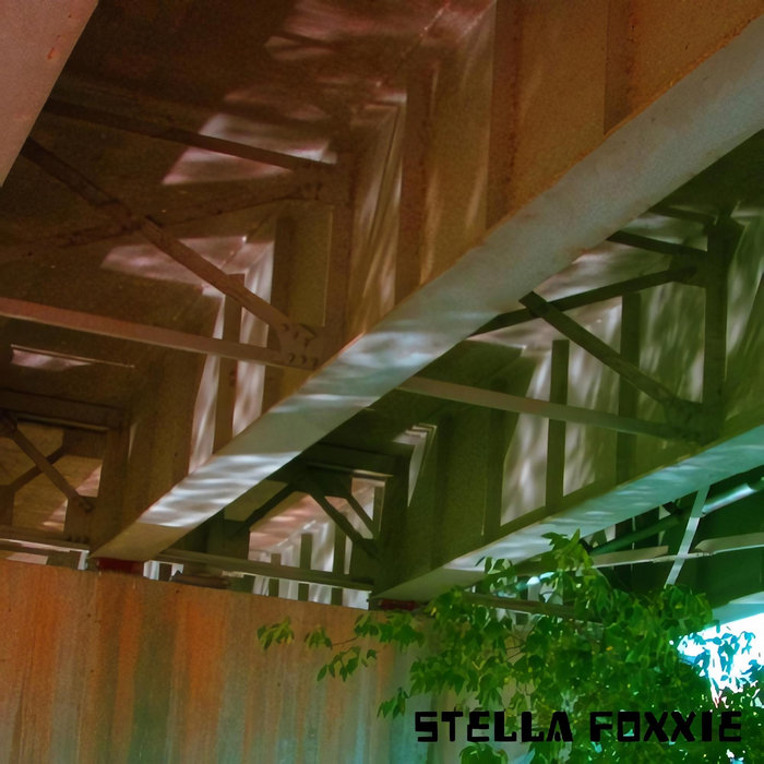 Screech Synthesizer | Stella Foxxie