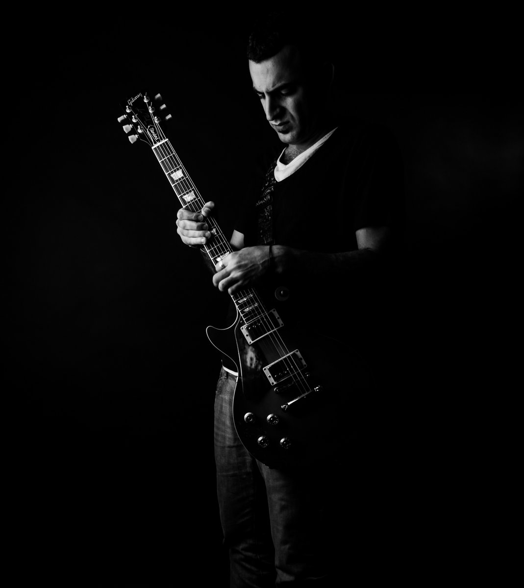 בדירה נטושה | יובל מלכה - Yuval Malka