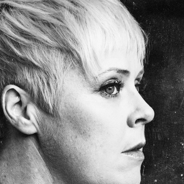 Tunnel Back | Lo Roberts