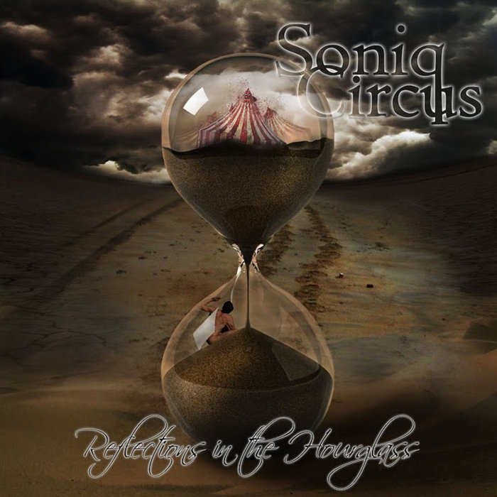 Reflections in the hourglass | Soniq Circus