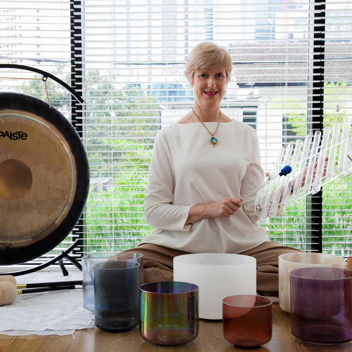 Health and Positive Change with Sound Therapy | Elizabeth Huxtable
