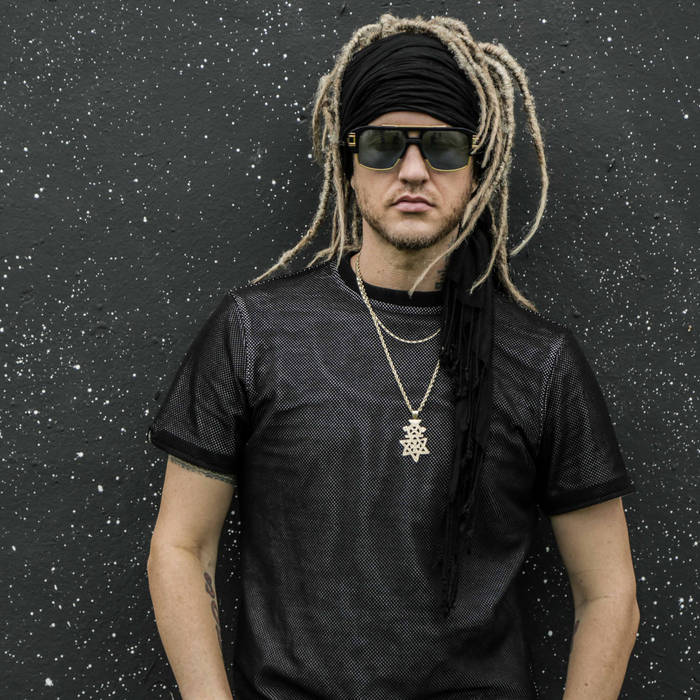 Rapper Future Dreads Down