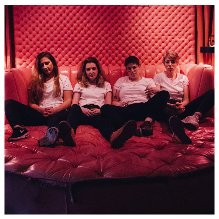 HowDoILook | Pillow Queens