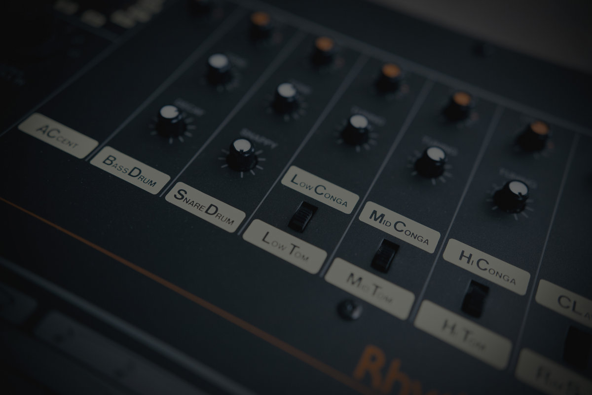 Roland TR-808 (Snare Drum sound library) | theBINDING