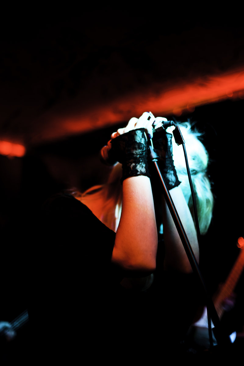 Goodbye Horses | Saigon Blue Rain