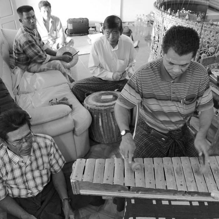 Mingalar Su Taung - Myanmar Traditional Music | U Than Soe, U Tun Tun ...