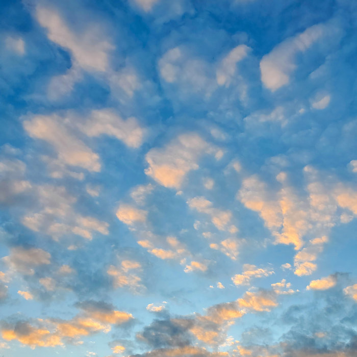 Glass Pillow | Byelti