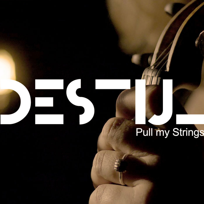 Pull my Strings | DeStijl
