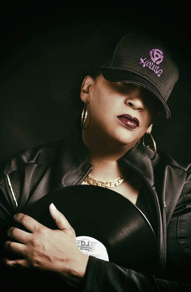 Dance Circles | Dee Jay Alicia | DeeJay Alicia