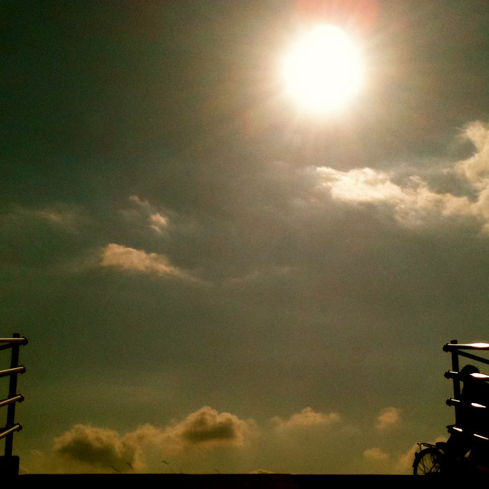 noon light | parallel