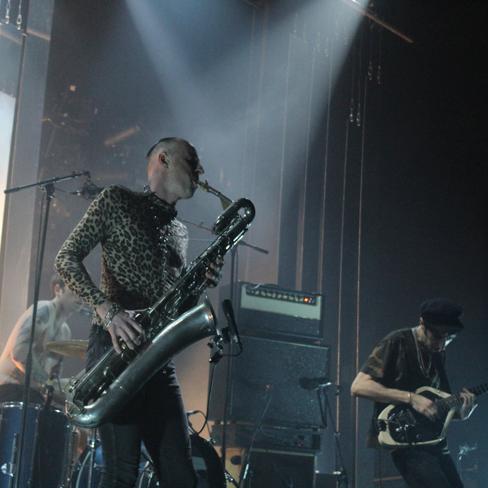 Heartache / When I Get Bored (Live) | Weird Omen