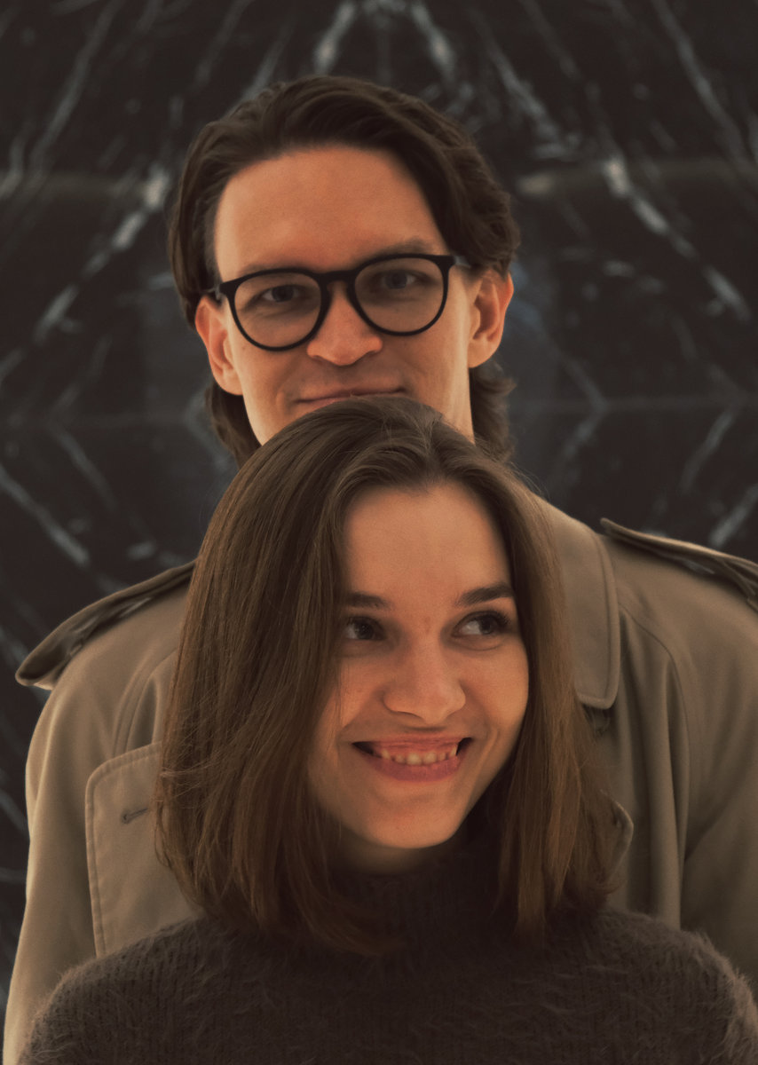 Falling leaves | Eric Born & Varvara | Eric Born