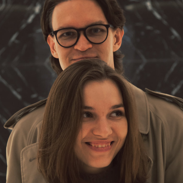 Falling leaves | Eric Born & Varvara | Eric Born