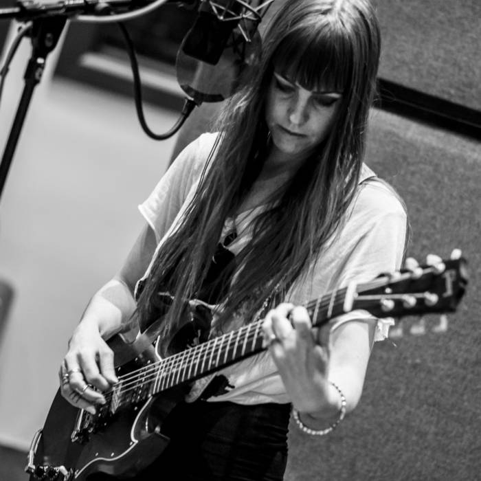 Emma Ruth Rundle Folkadelphia Session 11/2/2014 | Emma Ruth Rundle ...