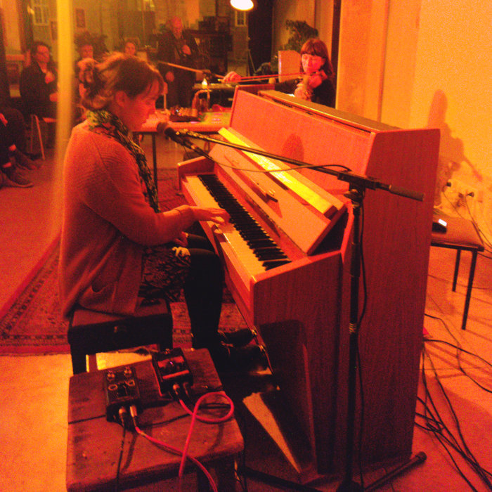 Live @ Makroscope, Mulheim, 7.10.2022 | Delphine Dora solo + duo with ...