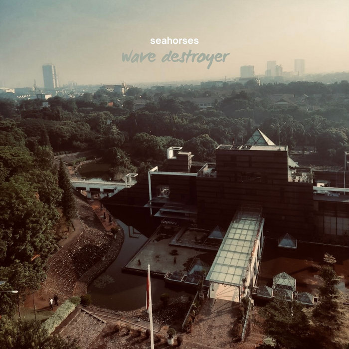 wave destroyer | seahorses