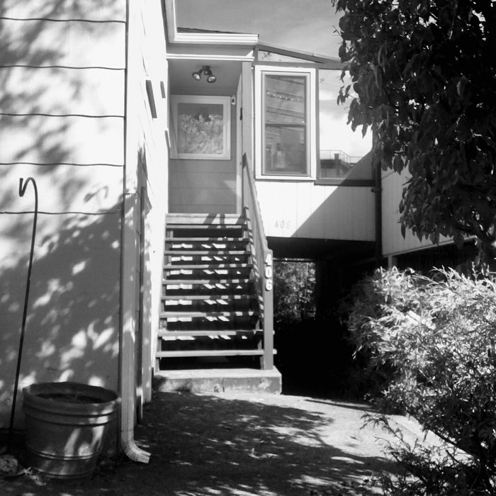 the hole | nearly headless