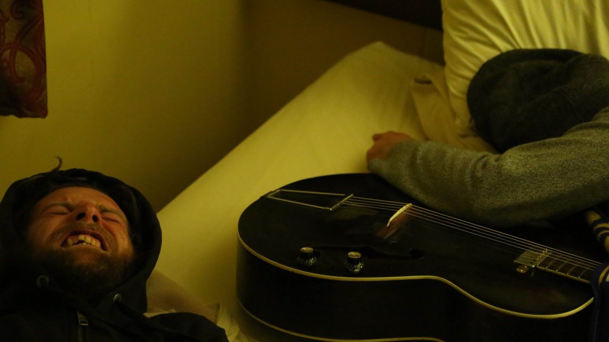 Encore une tournée de Jäger | CHIASSE RACIALE