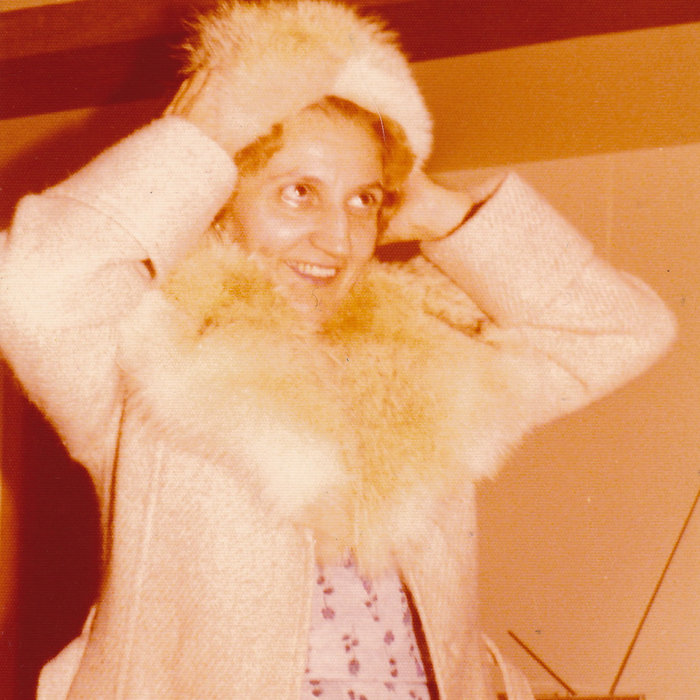 Up Close | Hyper Bottom