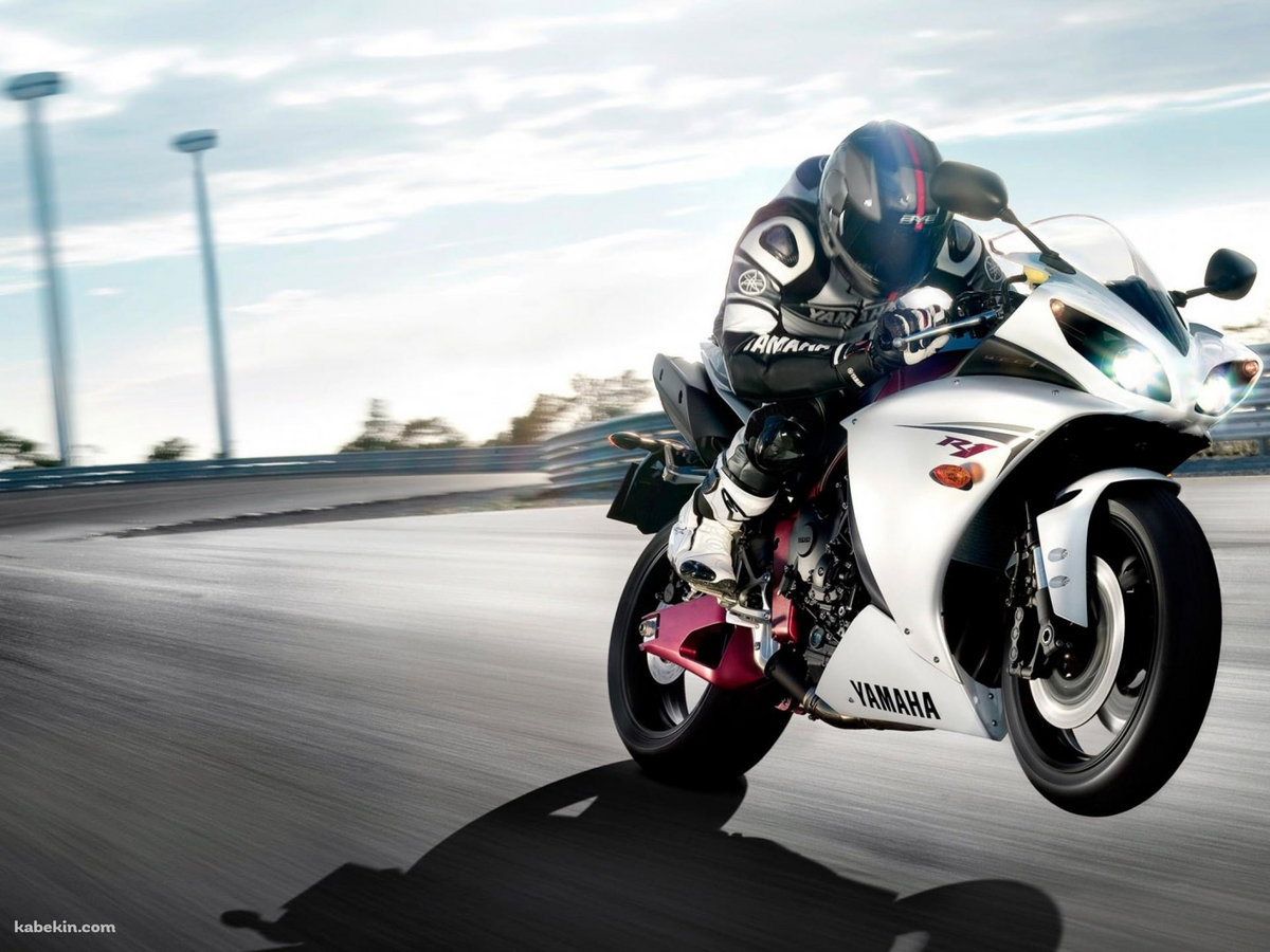 Yamaha R1 | Robot Waze | ROBOT WAZE